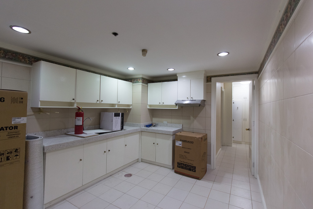 2BR CONDO UNIT FOR RENT – RENAISSANCE 2000 | Home Discovery