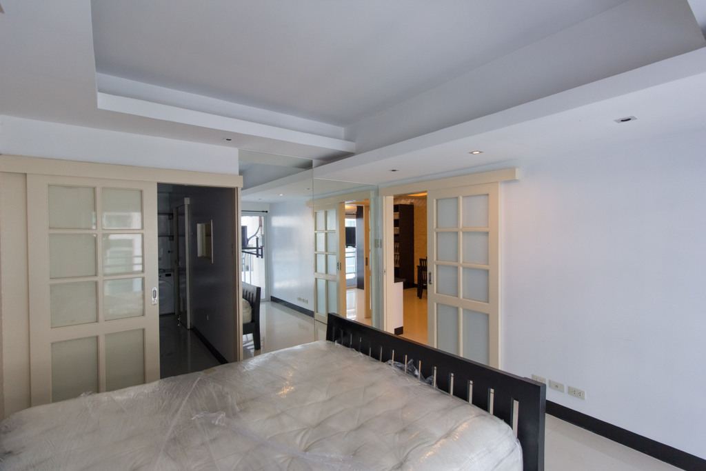 2BR CONDO FOR SALE – FORT PALM SPRINGS, BGC | Home Discovery